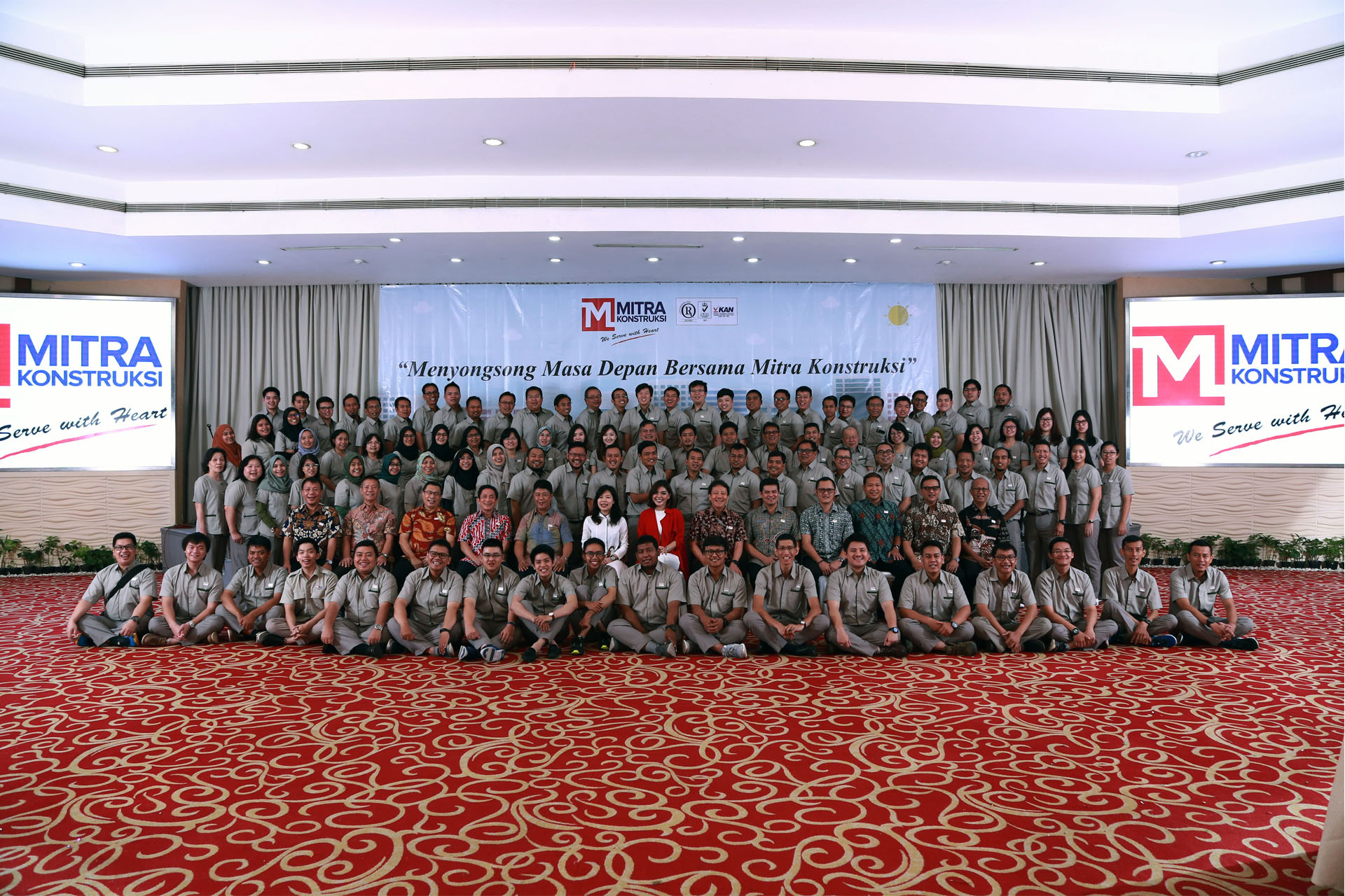 Mitra Konstruksi - Peluncuran seragam baru Mitra Konstruksi & diisi ...